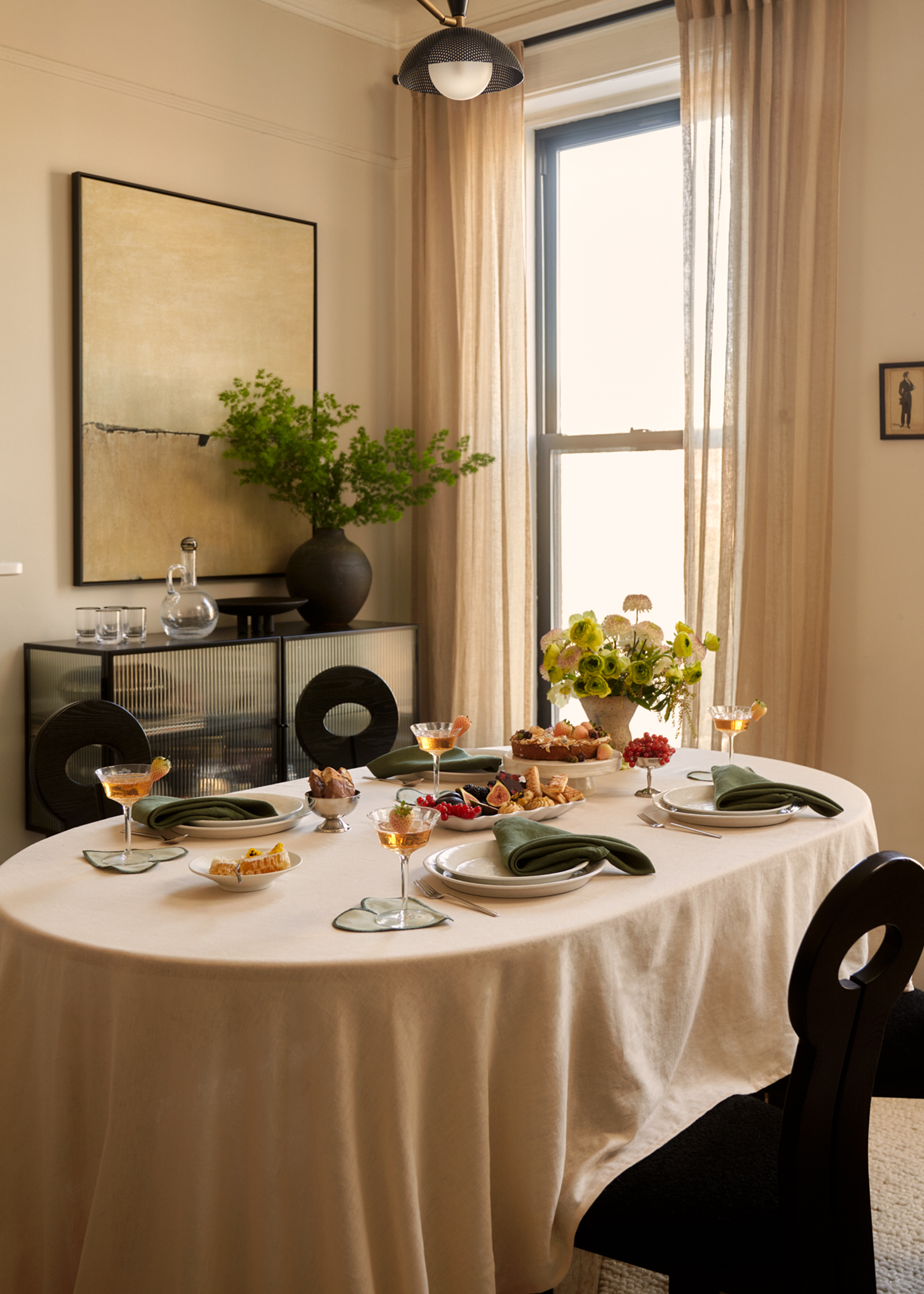 17 Landlord-Approved Decorating Hacks For Renters – Bed Threads