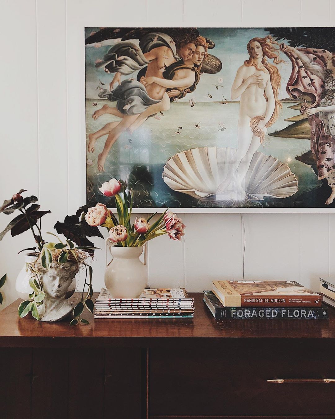 8 Under-The-Radar Instagram Accounts – Bed Threads