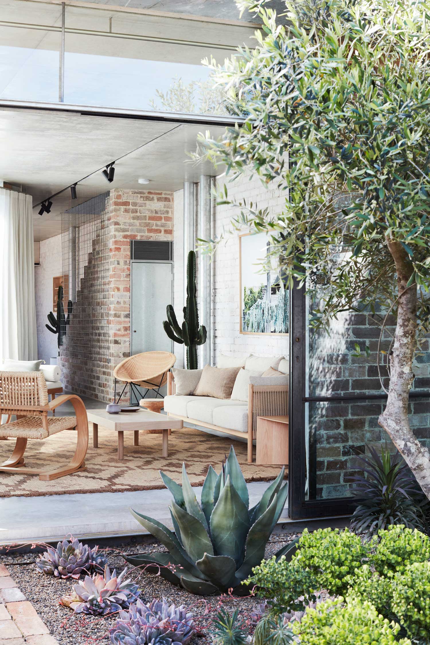 Inside a Bondi Beach House With a Palm Springs Flair – Bed Threads