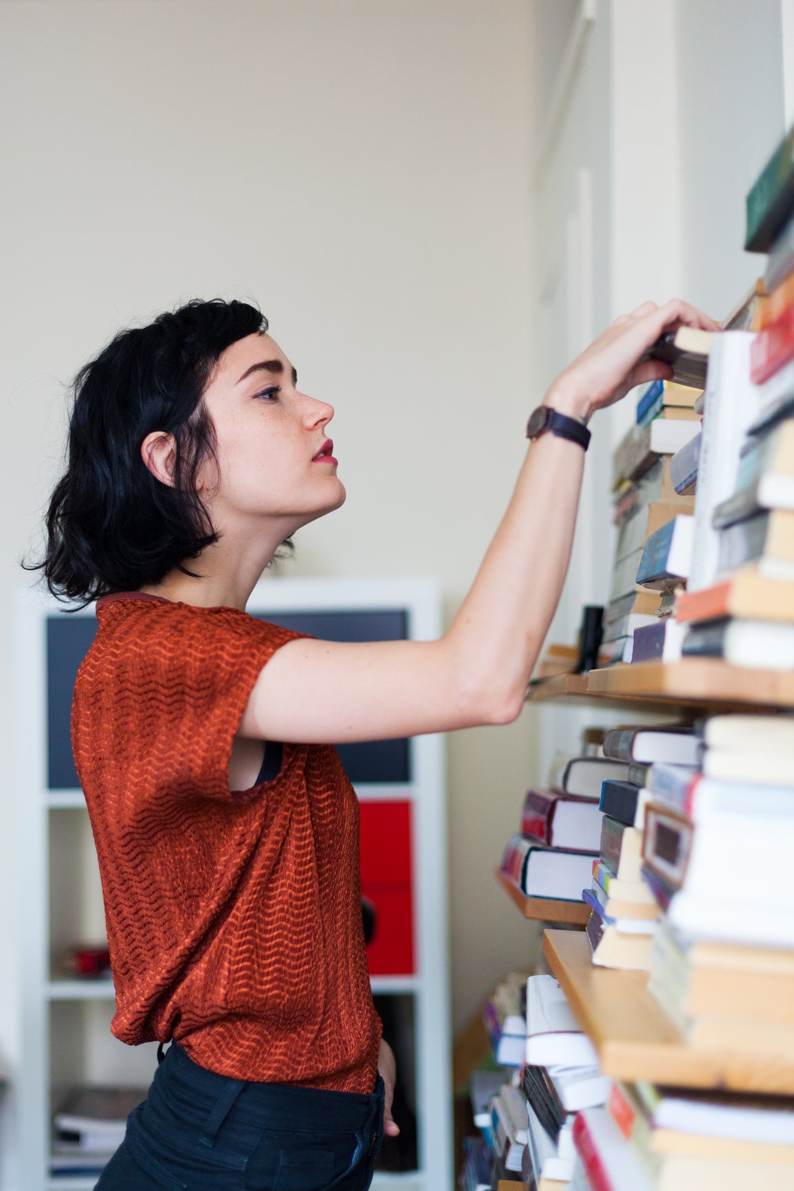 You Might Live In A Studio, But Here's How To Create Your Very Own Lib ...