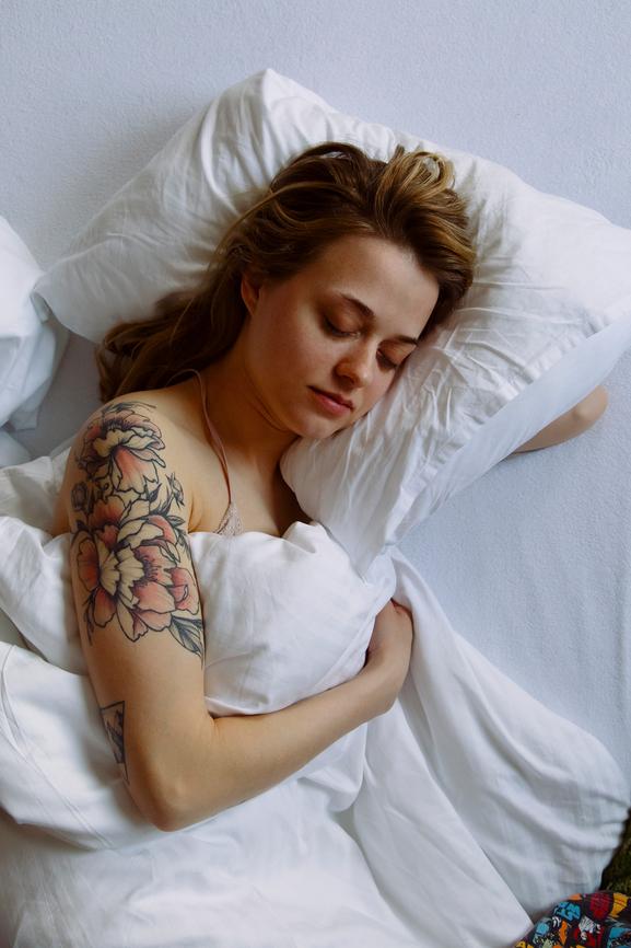 5 Biggest Signs You're Oversleeping – Bed Threads