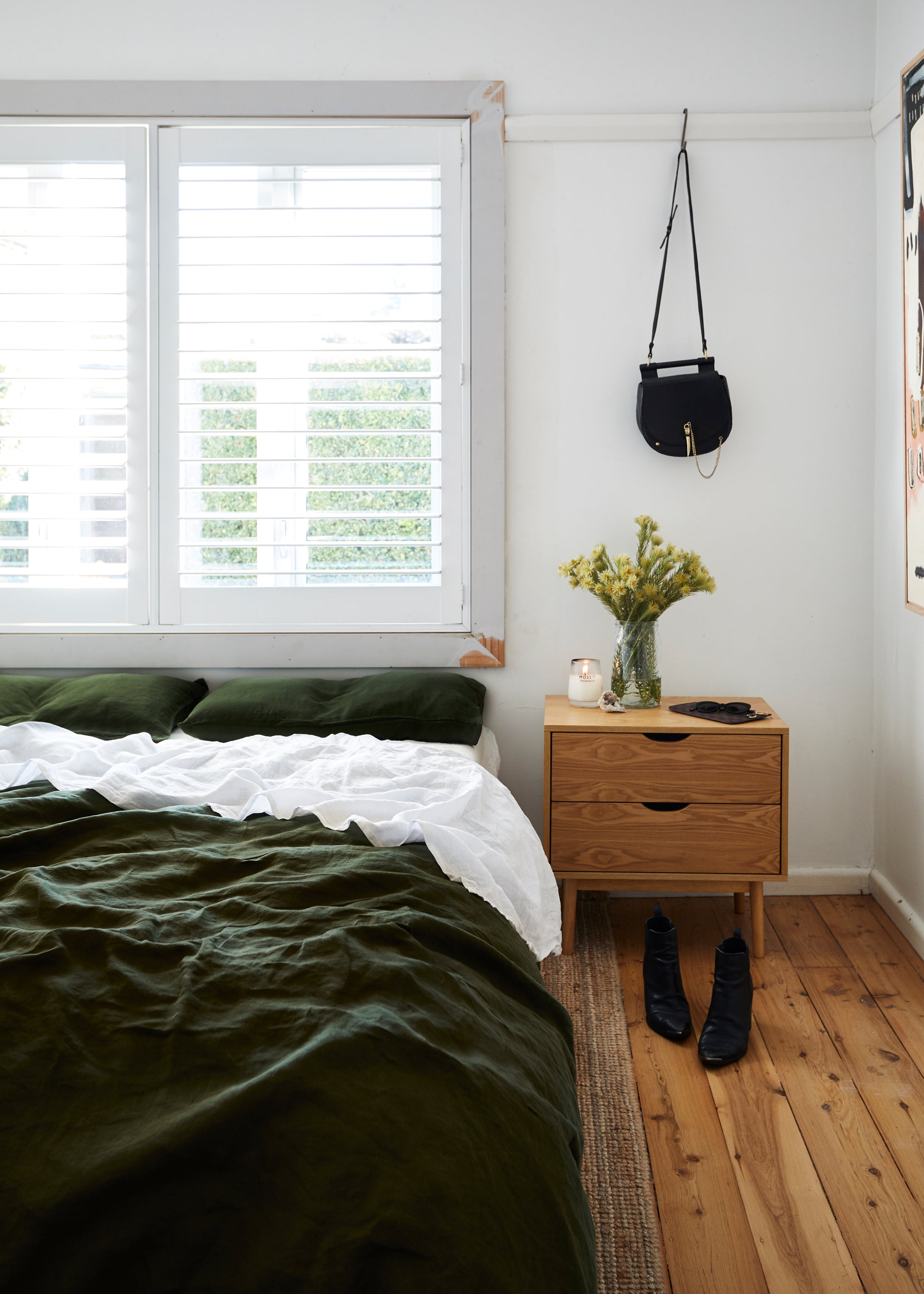 What's On Your Bedside Table Based On Your Star Sign – Bed Threads