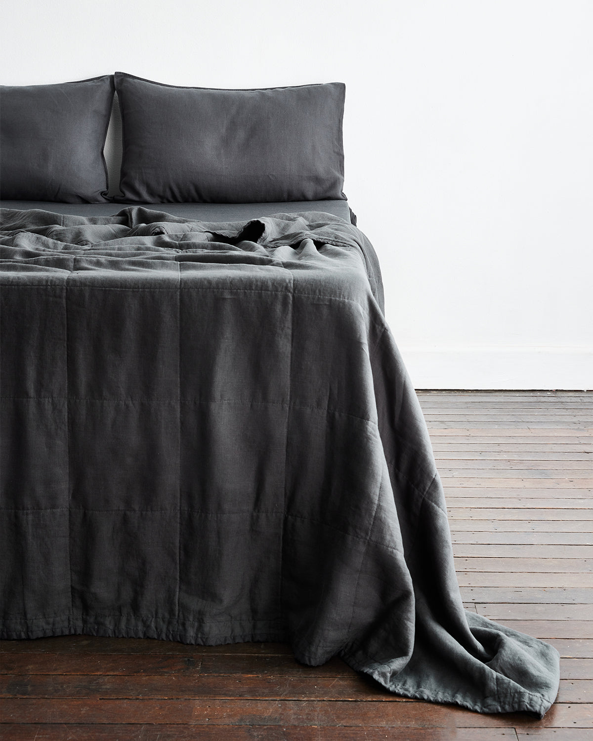 Charcoal 100% French Flax Linen Quilted Bed Cover Set – Bed Threads